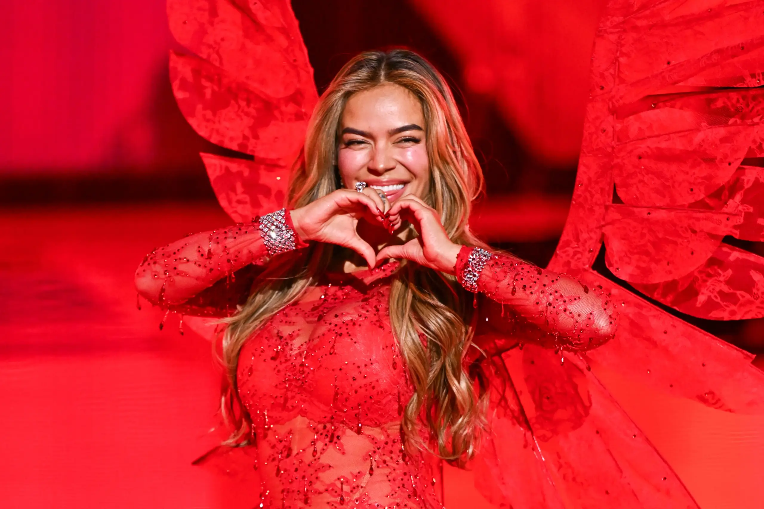 Karol G triunfa con su presentación en el Victoria’s Secret Fashion Show – CHTV DIGITAL